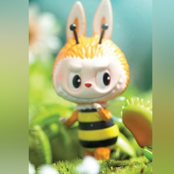 POP MART | Toys | Aster Flower Bee Pop Mart The Monsters Flower Elves ...